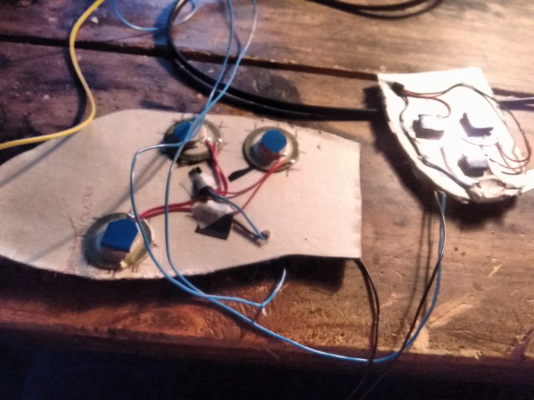 Piezoelectric shoes generator